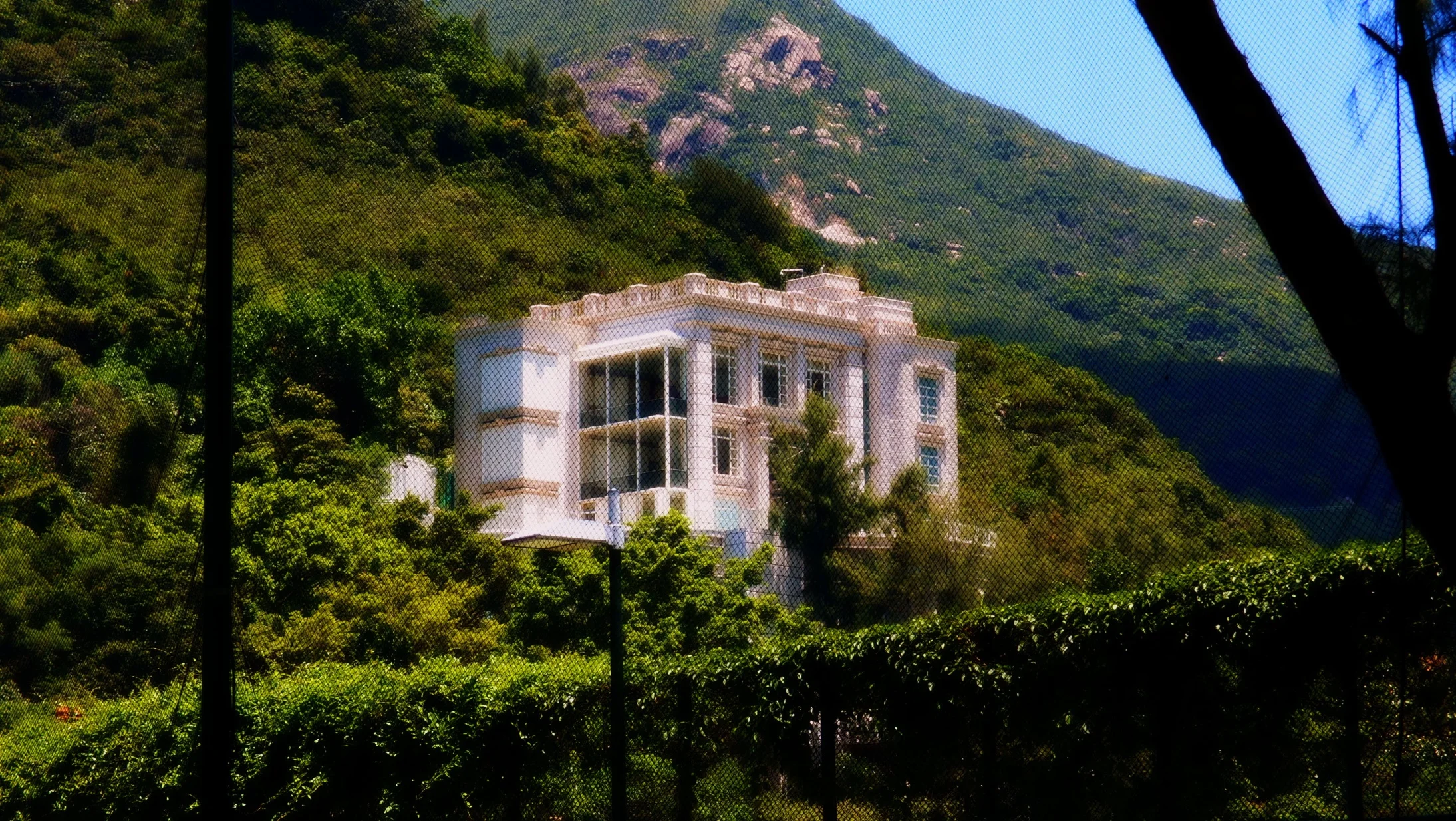 Big Bus Tours Hong Kong | Deep Water Bay, Hong Kong — J3 Private Tours ...