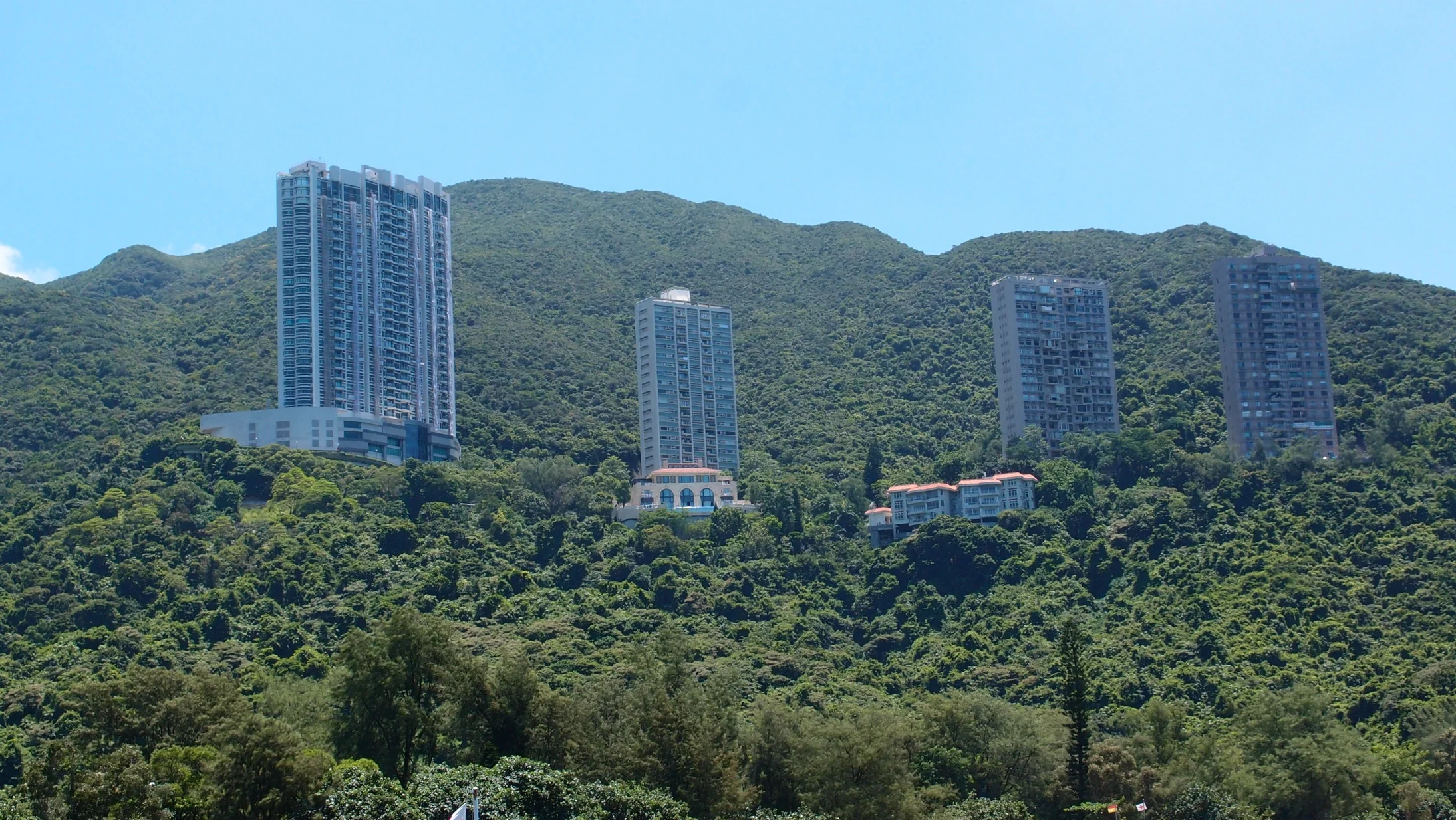 Big Bus Tours Hong Kong | Deep Water Bay, Hong Kong — J3 Private Tours ...