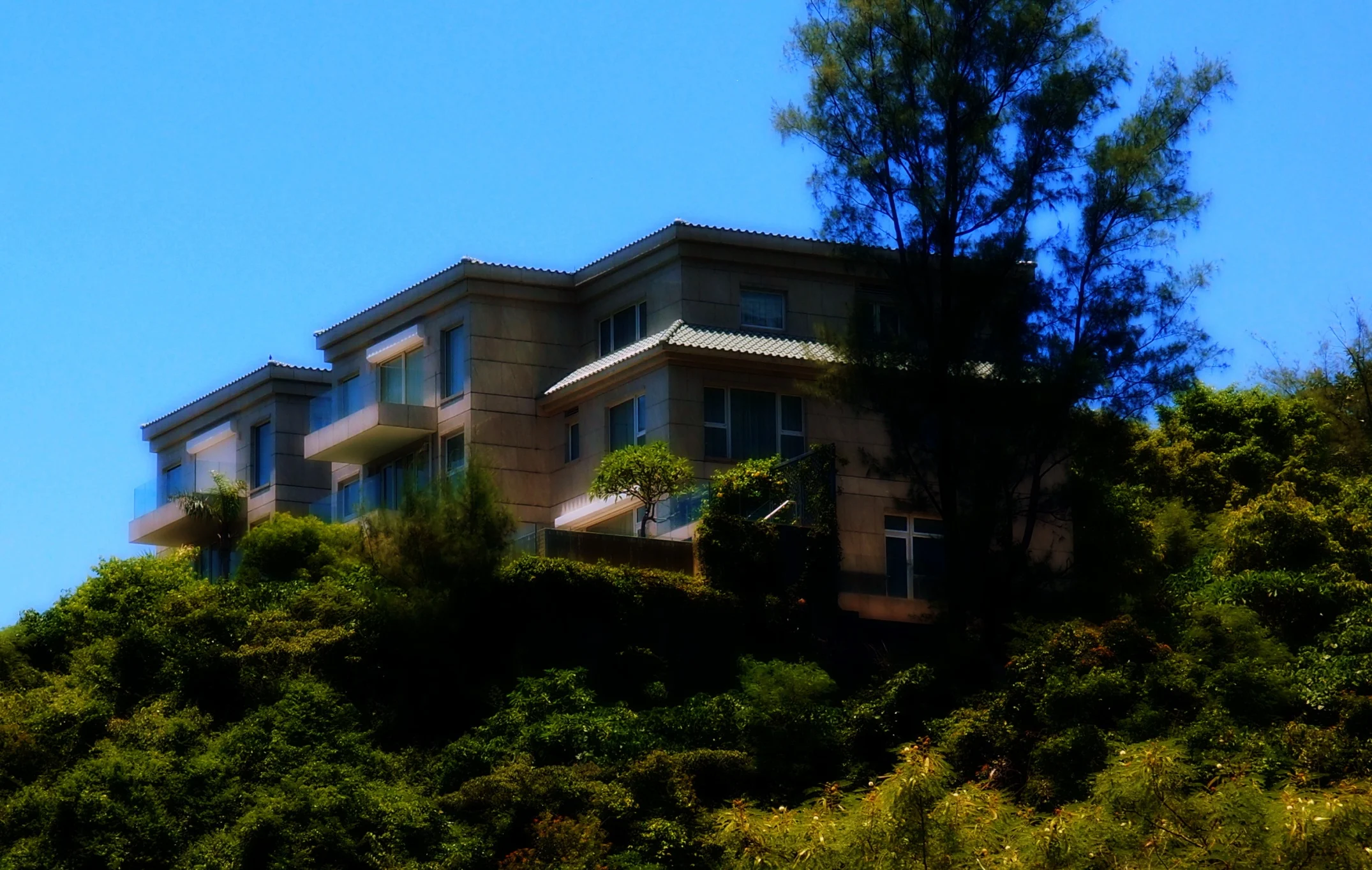 Big Bus Tours Hong Kong | Deep Water Bay, Hong Kong — J3 Private Tours ...