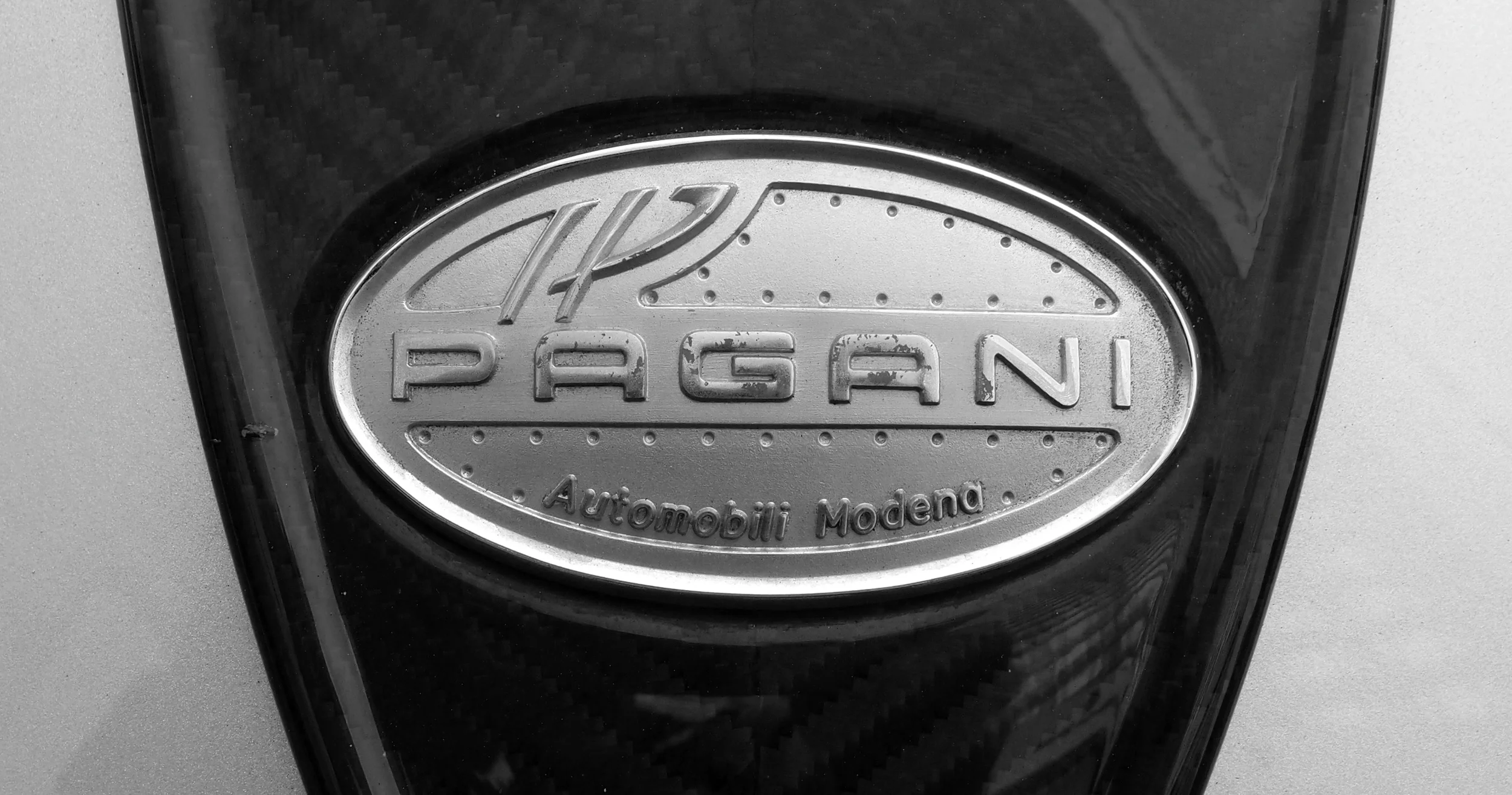 Pagani Logo Wallpaper