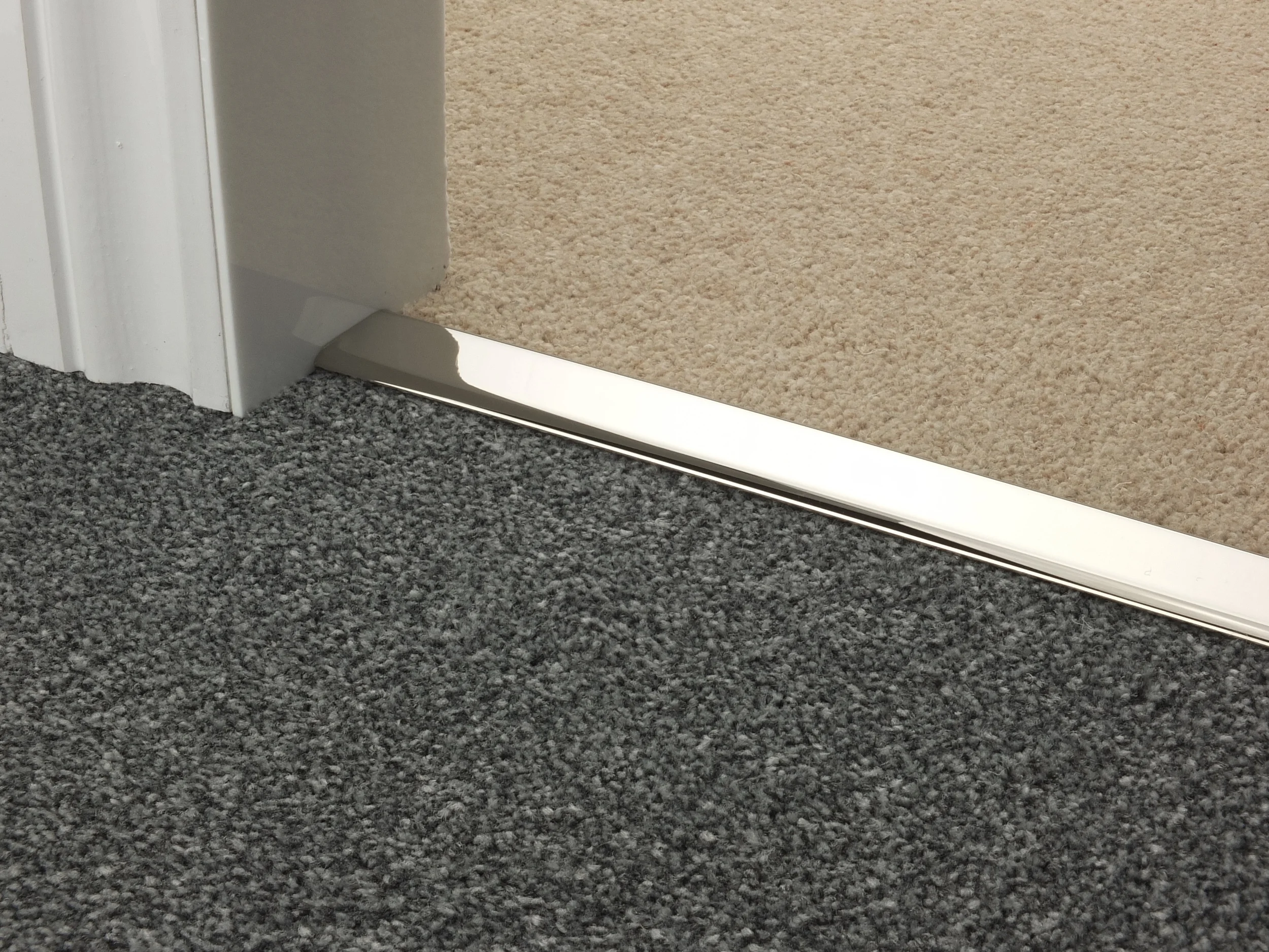 DoubleZ Door Bar (Carpet to Carpet)