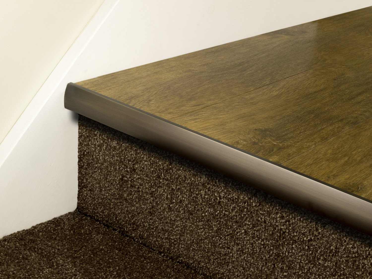 LVT Nosing full bull (Nosing)