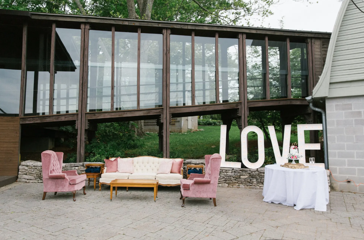 Chiavari Chair RentalsFifty Chairs