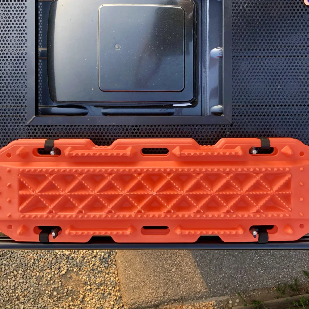 Traction Board Roof Rack Setup — Barb Rocks