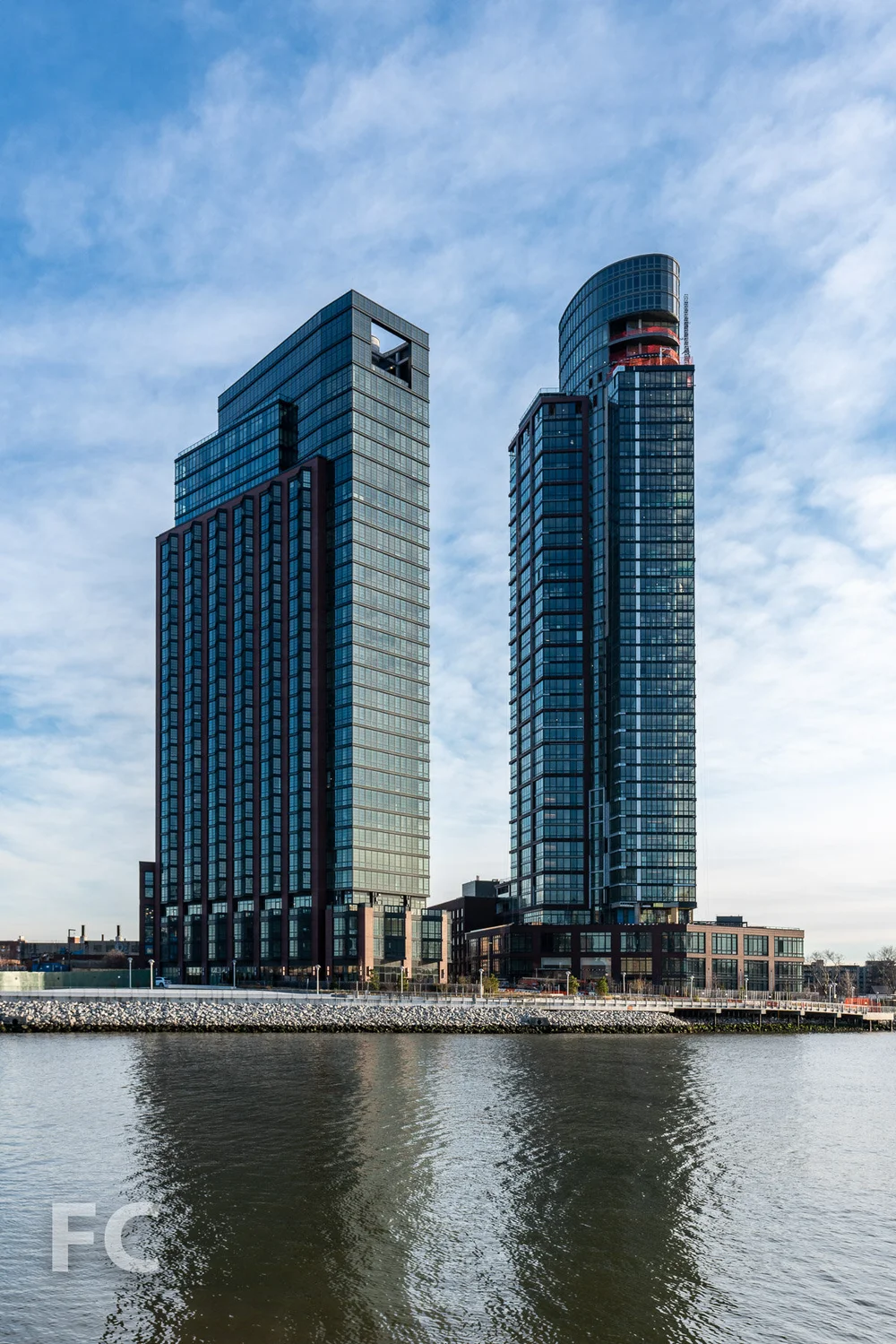 NEW YORK | Greenpoint Landing | +136m-102m x 11 | +445ft-336ft x 11 ...