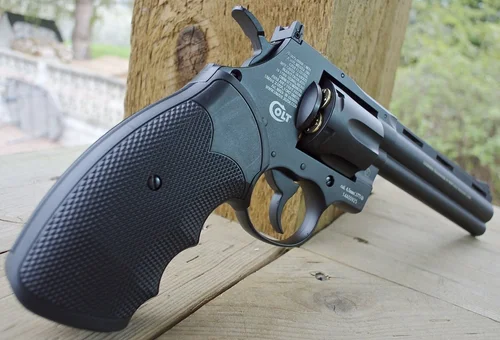 Umarex Colt Python 357 Magnum Chrome CO2 BB Revolver Table Top Review ...