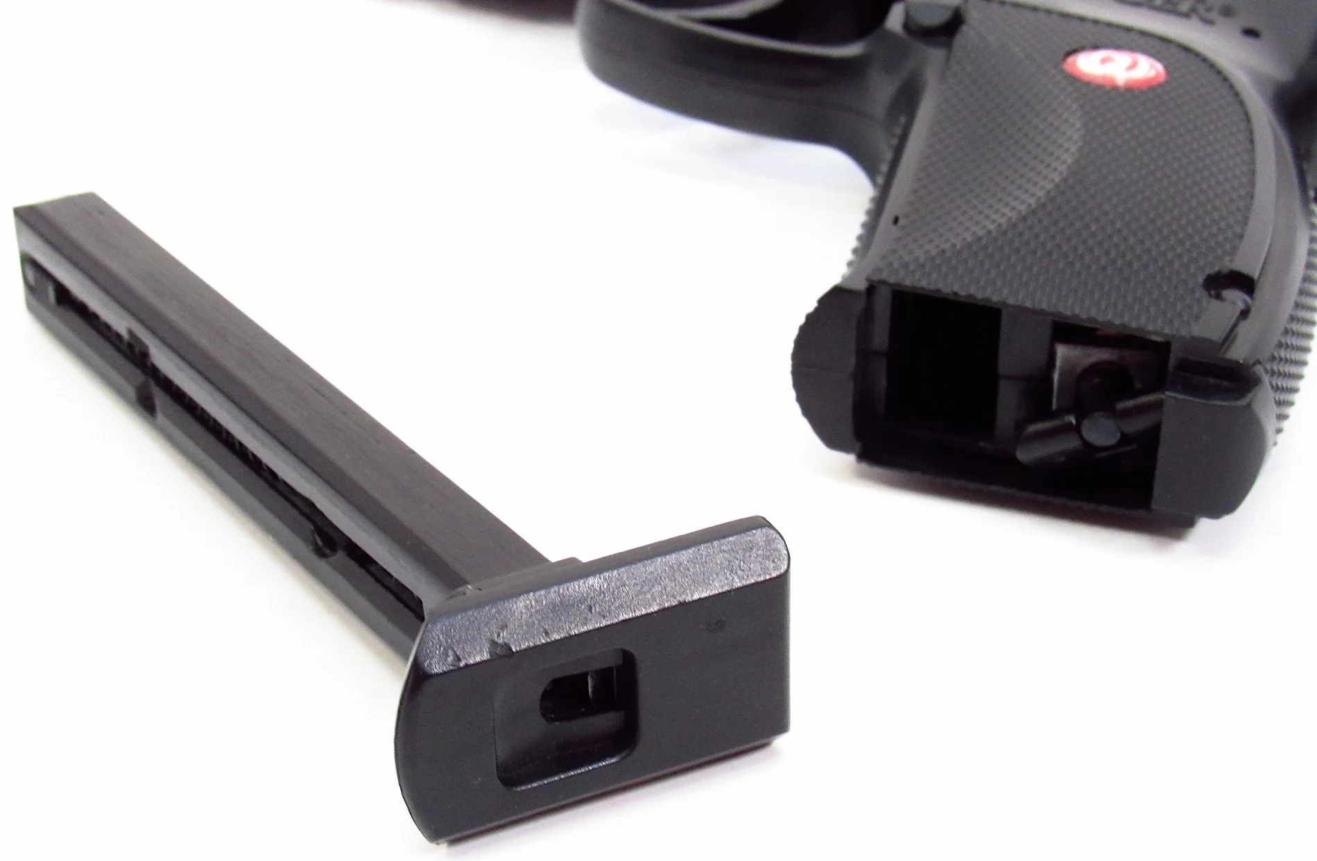 Umarex Ruger P345 CO2 NBB Airsoft Pistol Table Top Review — Replica ...