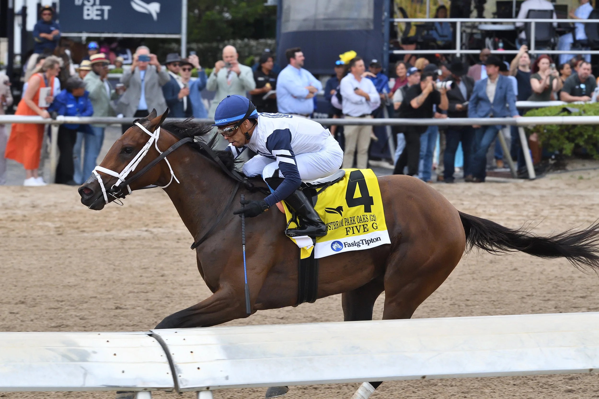 Kentucky Oaks 2025 owners - Mike Gatsas (Gatsas Stables) - Five G ...
