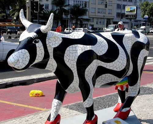 Cow Parade em Copacabana! Desfile de Vaquinhas em Copacabana, você viu?