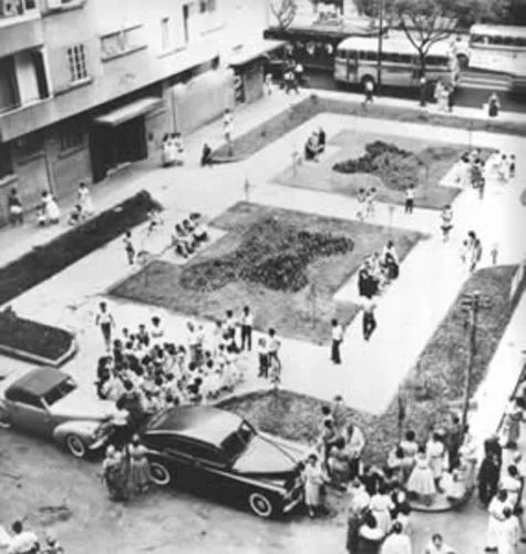 Praça Sarah Kubitschek em Copacabana