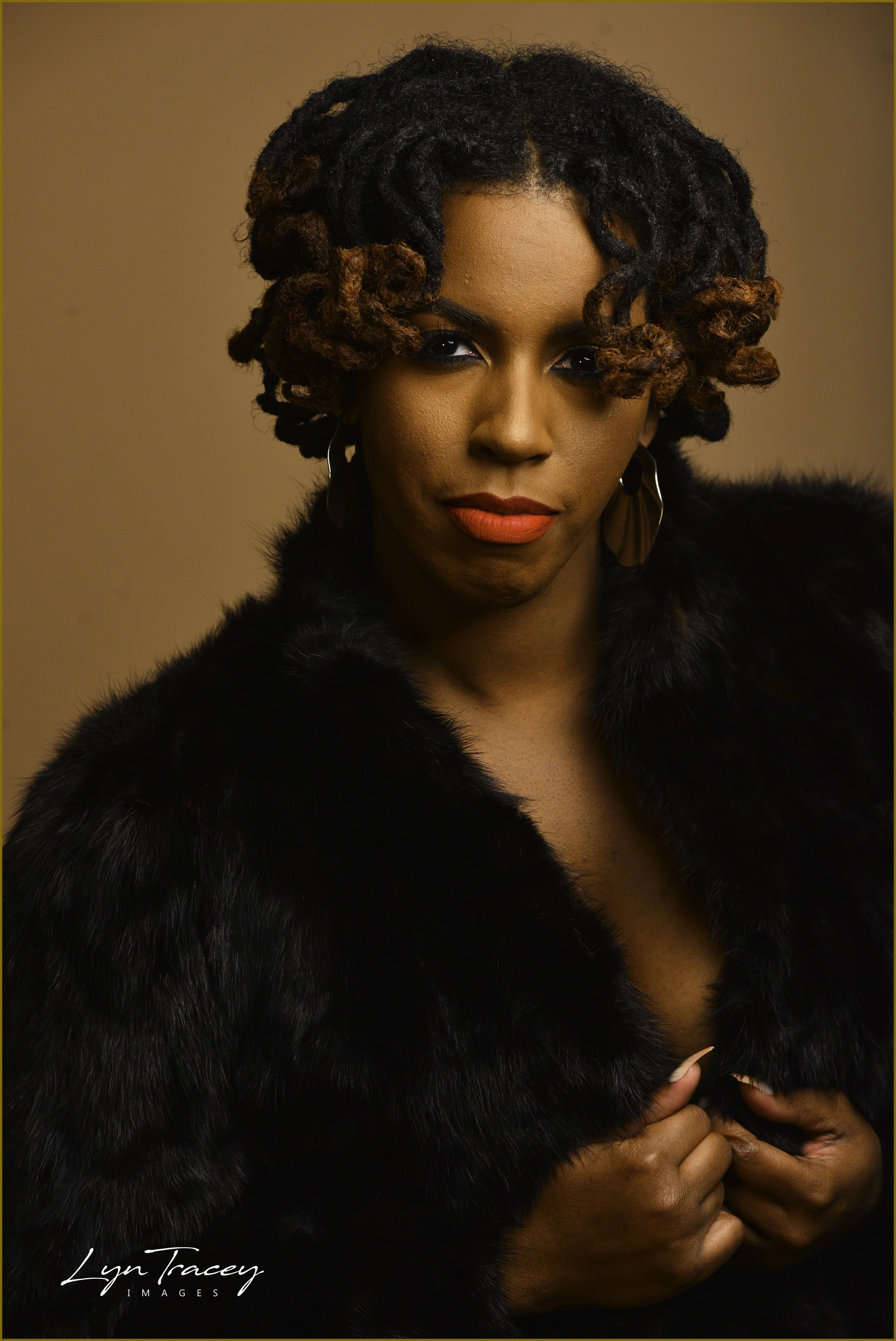 Portraits — LynTracey Images