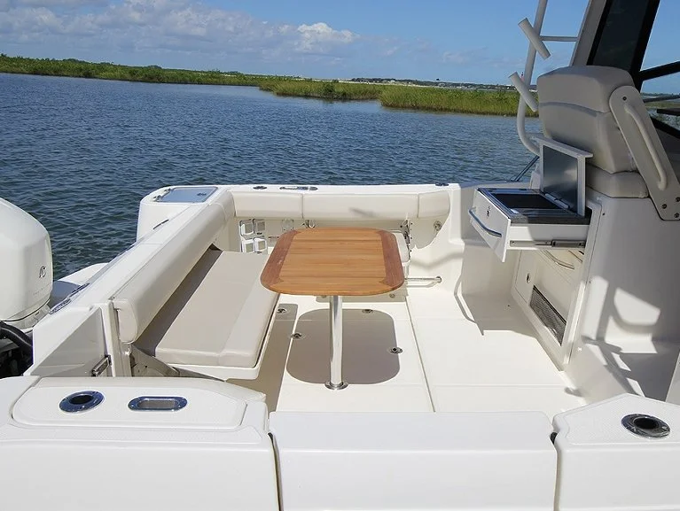 325 Conquest - Boston Whaler - China Pacific Marine