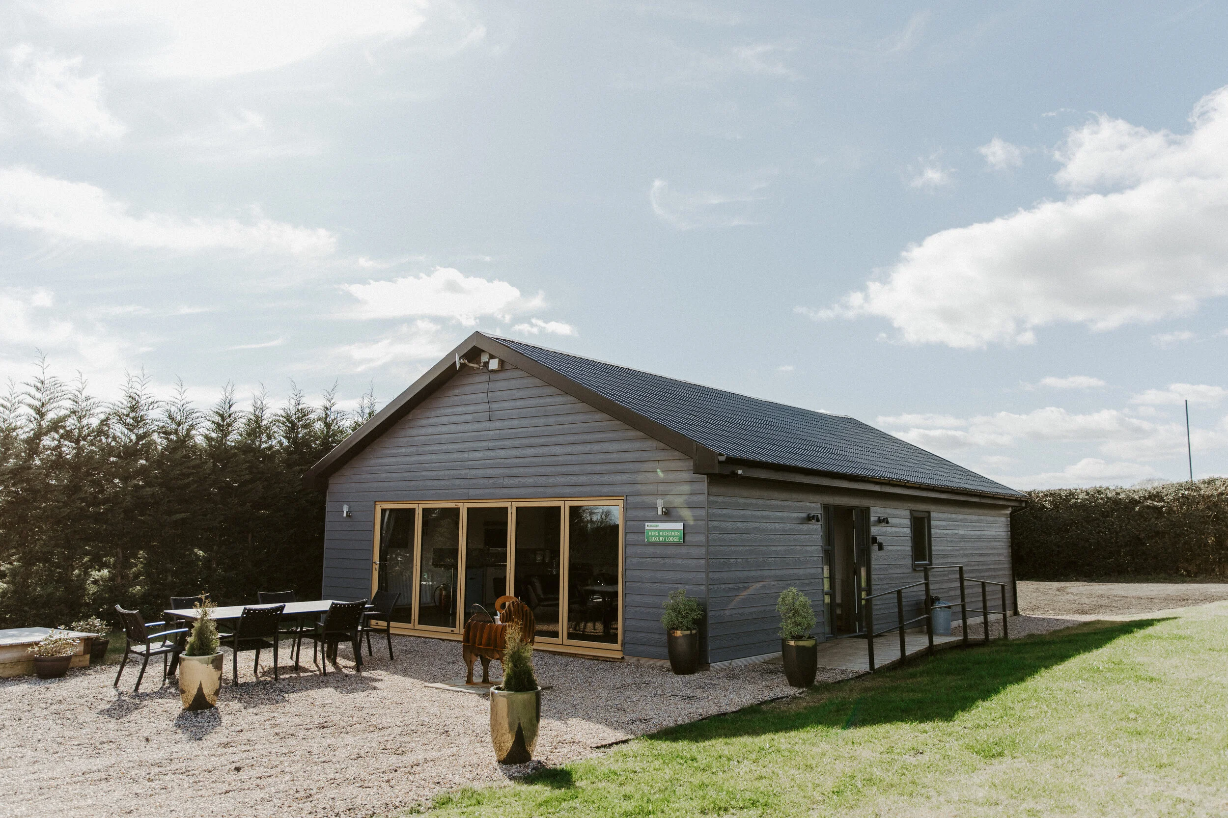 Luxury King Richard's Lodge — WELCOME TO FAIRVIEW FARM LOG CABIN ...