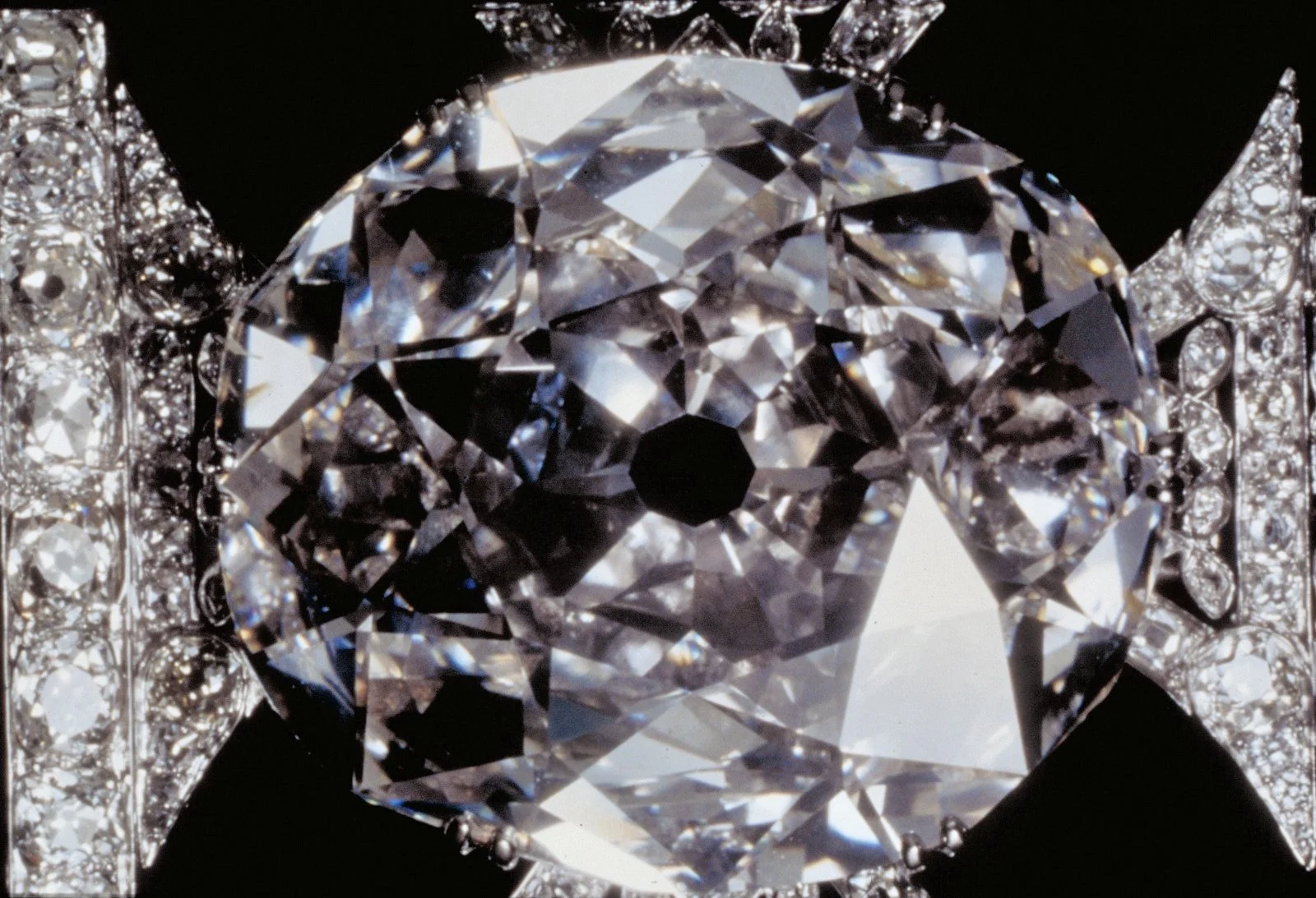 The Legendary Koh-i-Noor Diamond — REENA AHLUWALIA
