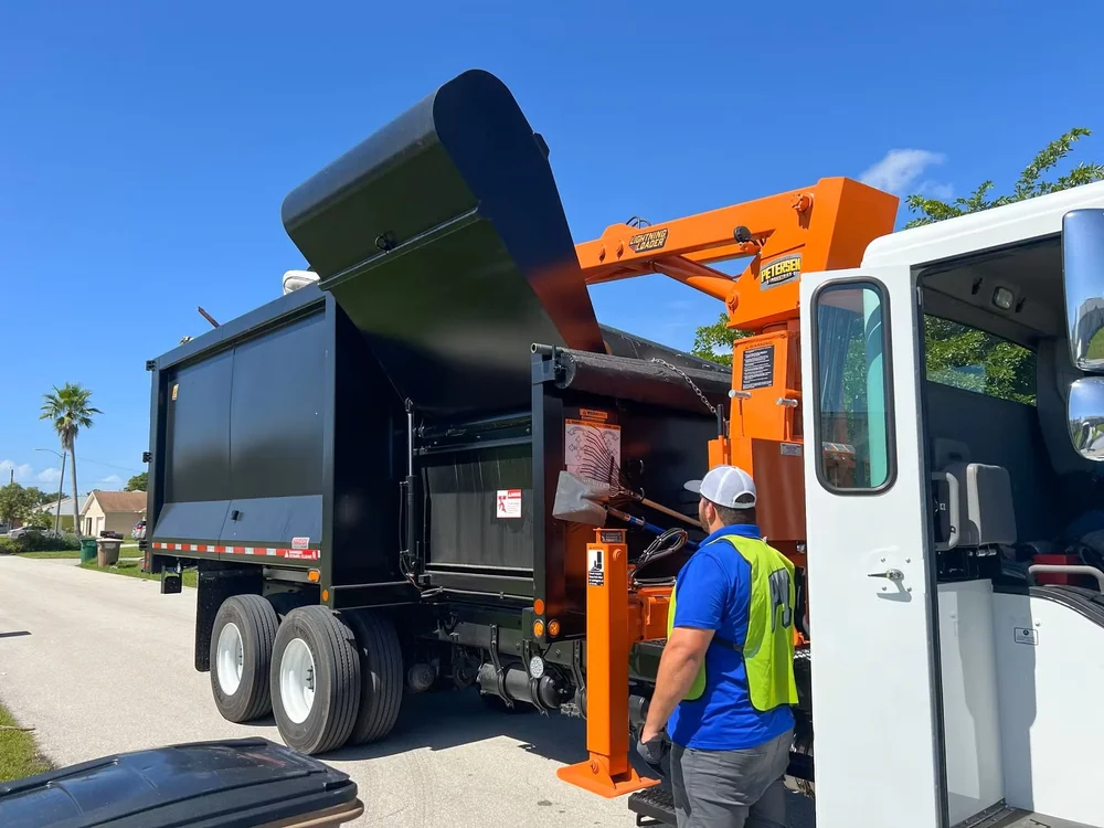 Petersen Grapple Loaders | TL3, TL2 Non-CDL & Container Transport ...