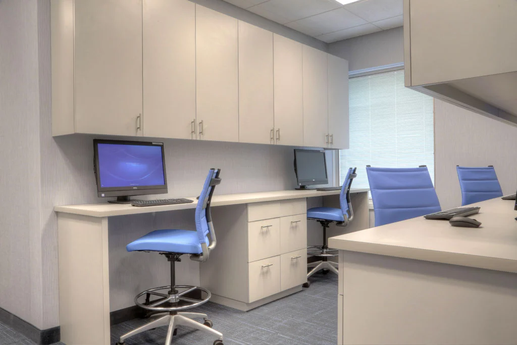 ROAM Architecture:Medical Office Interior - Orthopedist: