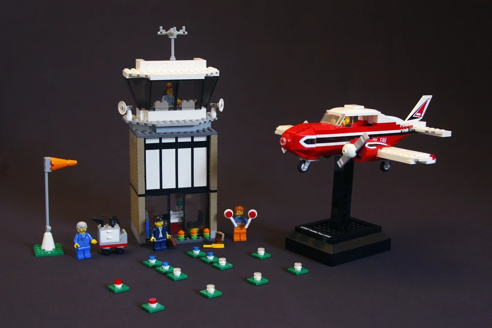 LEGO Inside Tour Exclusives: Once In a Lifetime Souvenir Sets ...