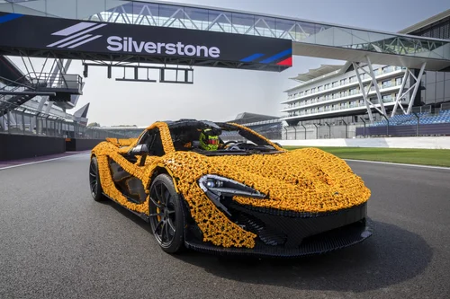 Life-Sized LEGO Cars: Brick-Built Autos From Simple to Stunning ...