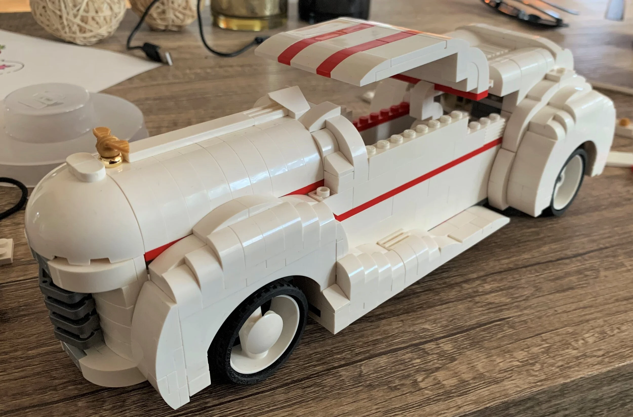 Hitting the White Curved Slopes: How to Create a Luxury LEGO Car ...
