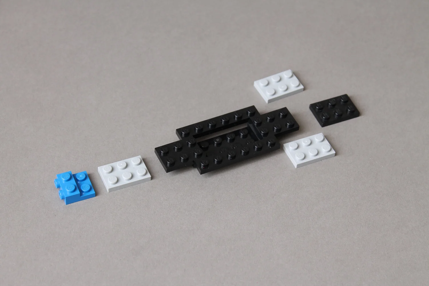 Instructions to Build a Classic LEGO Sports Car - BrickNerd - All ...