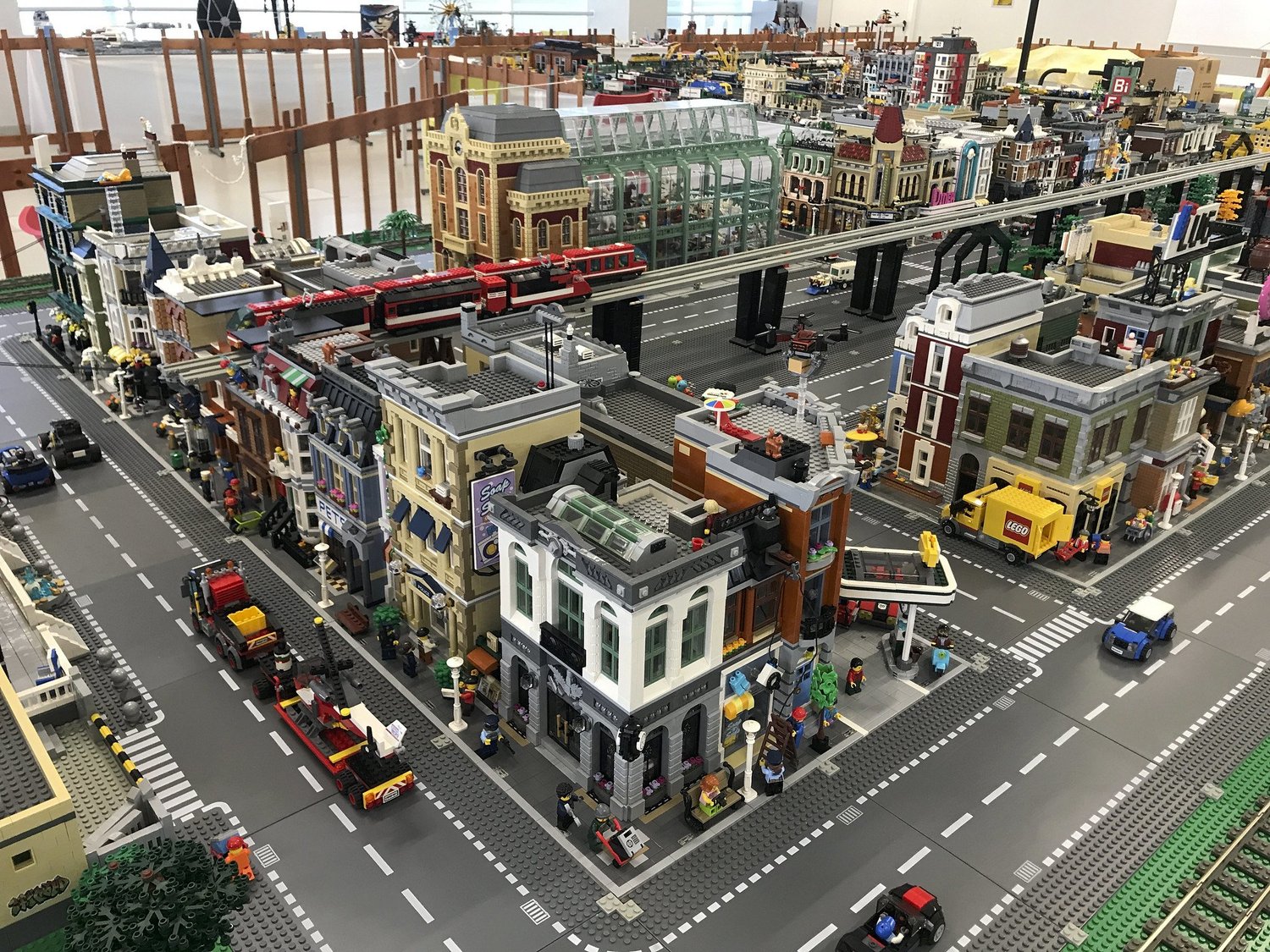 LEGO in Italy: A Peek Inside ItLUG Lecco 2022 - BrickNerd - All things ...