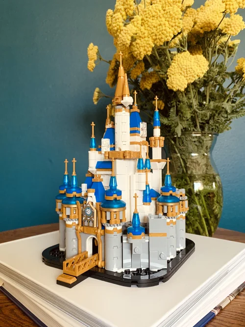 The Art of Castle Building: Turning Fantasy Into LEGO Reality ...
