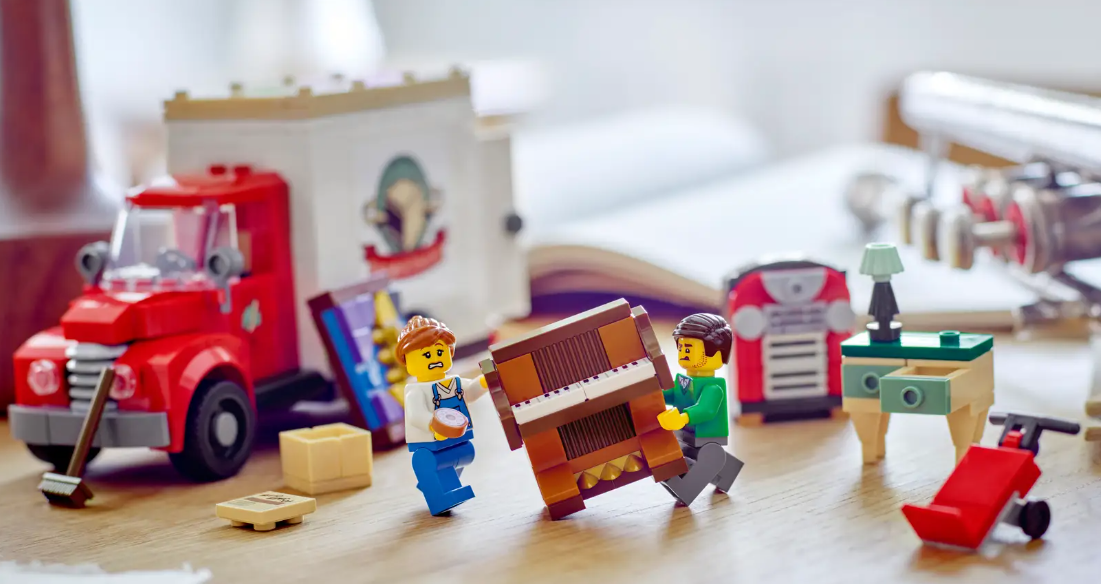 A Tale of Two Moves: The Best Ways to Pack LEGO Sets - BrickNerd - All ...