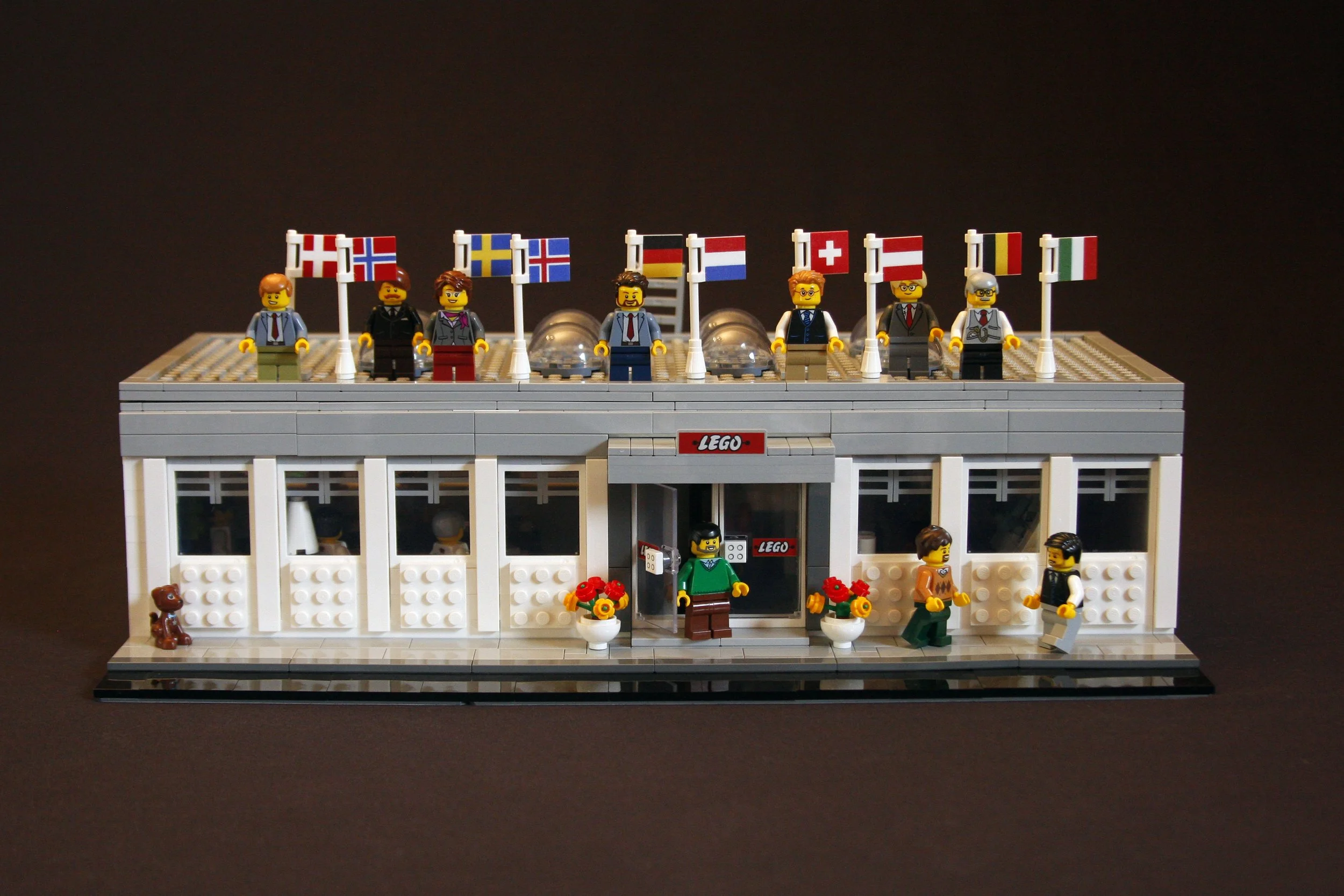 LEGO Inside Tour Exclusive Sets, Part 2: A New Age - BrickNerd - All ...