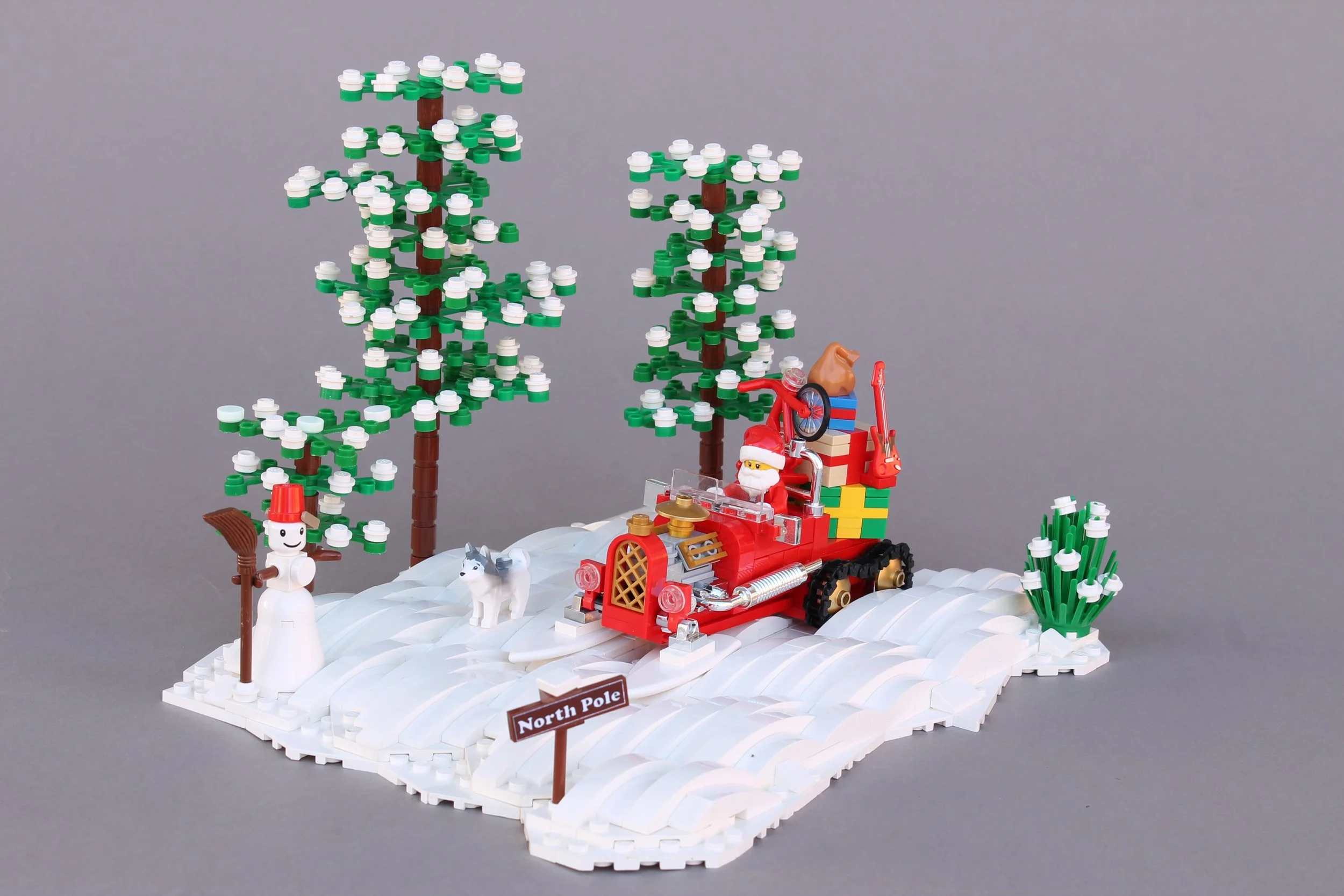 Santa’s Christmas Cottage: A LEGO Holiday Tradition - BrickNerd - All ...