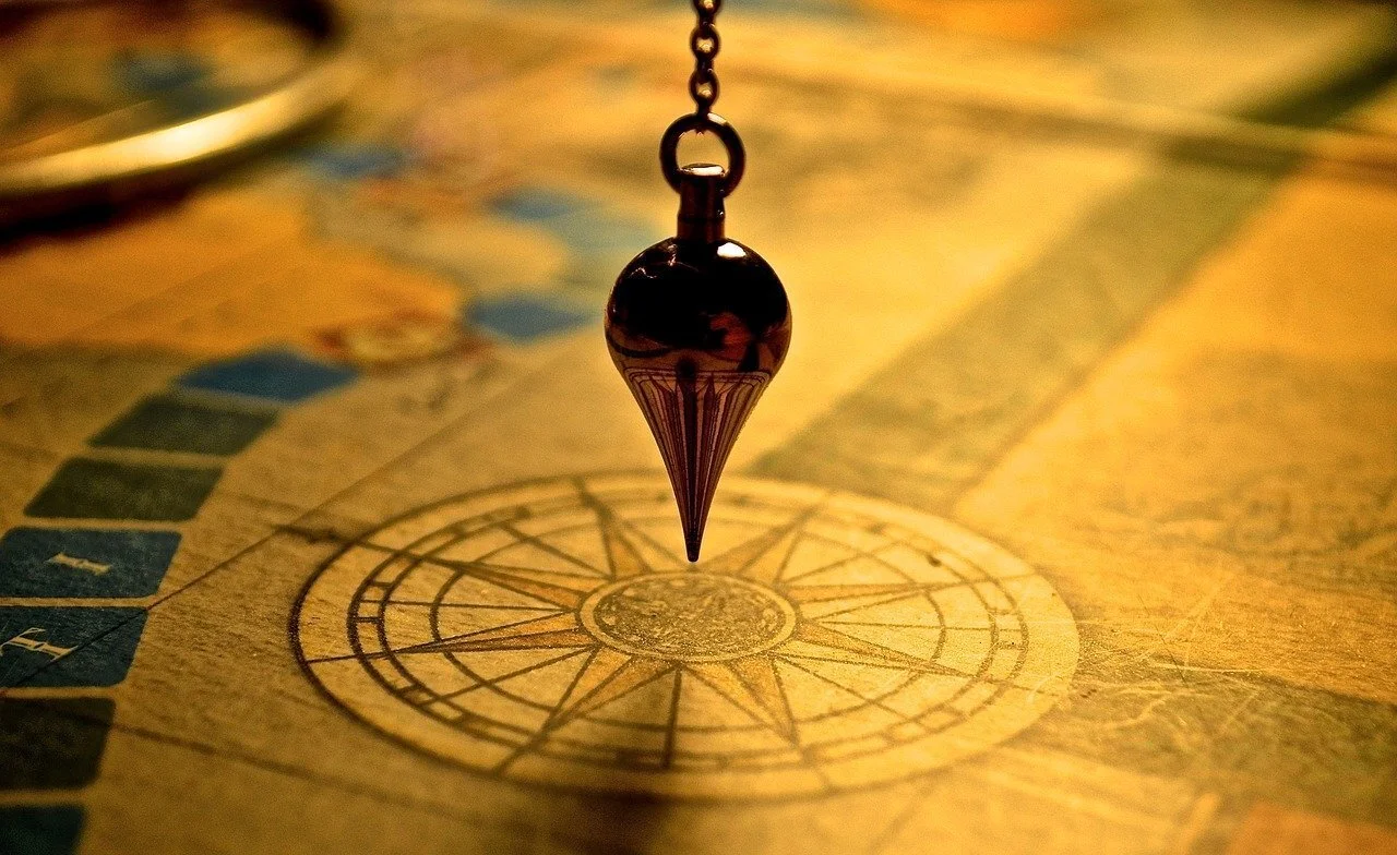 10 Powerful, High Vibration & Easy To Use Pendulums