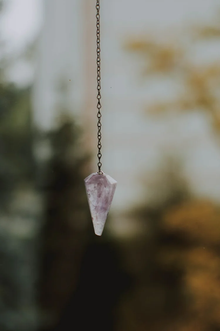 10 Powerful, High Vibration & Easy To Use Pendulums