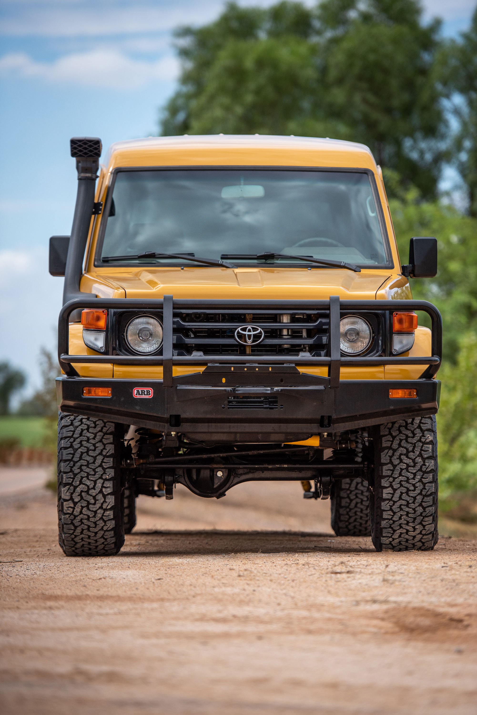 Overland The WorldOverland The World: A Lifetime Roadtrip