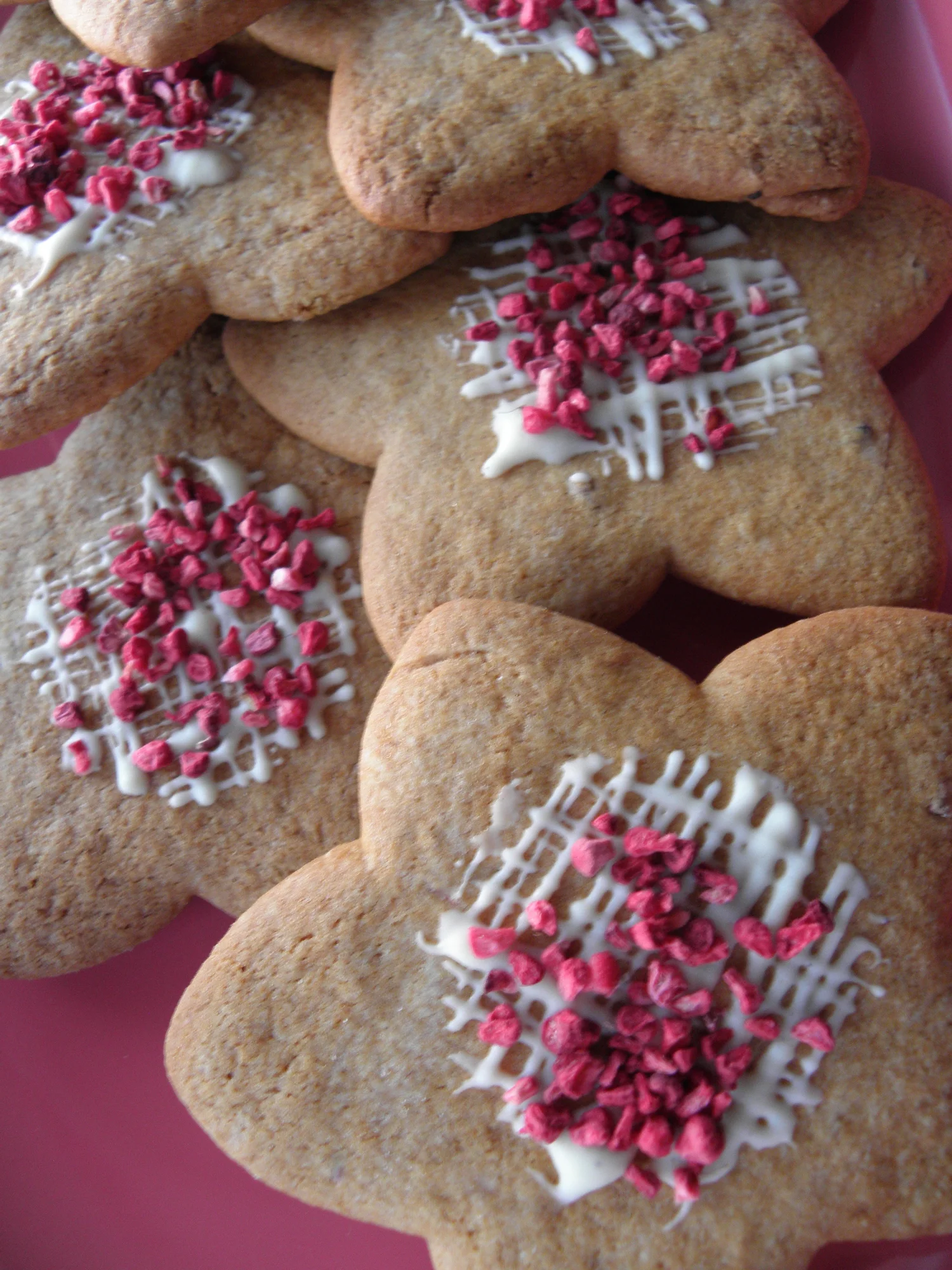 Rose-scented raspberry biscuits — HOWARD MIDDLETON