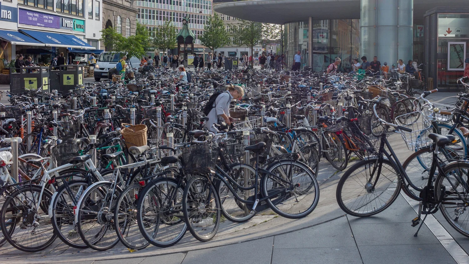 Copenhagen by bike — danish architecture and design review