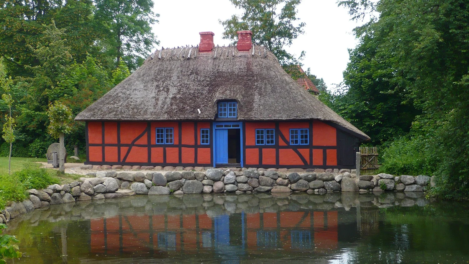 traditional colours for Nordic buildings — danish architecture and ...