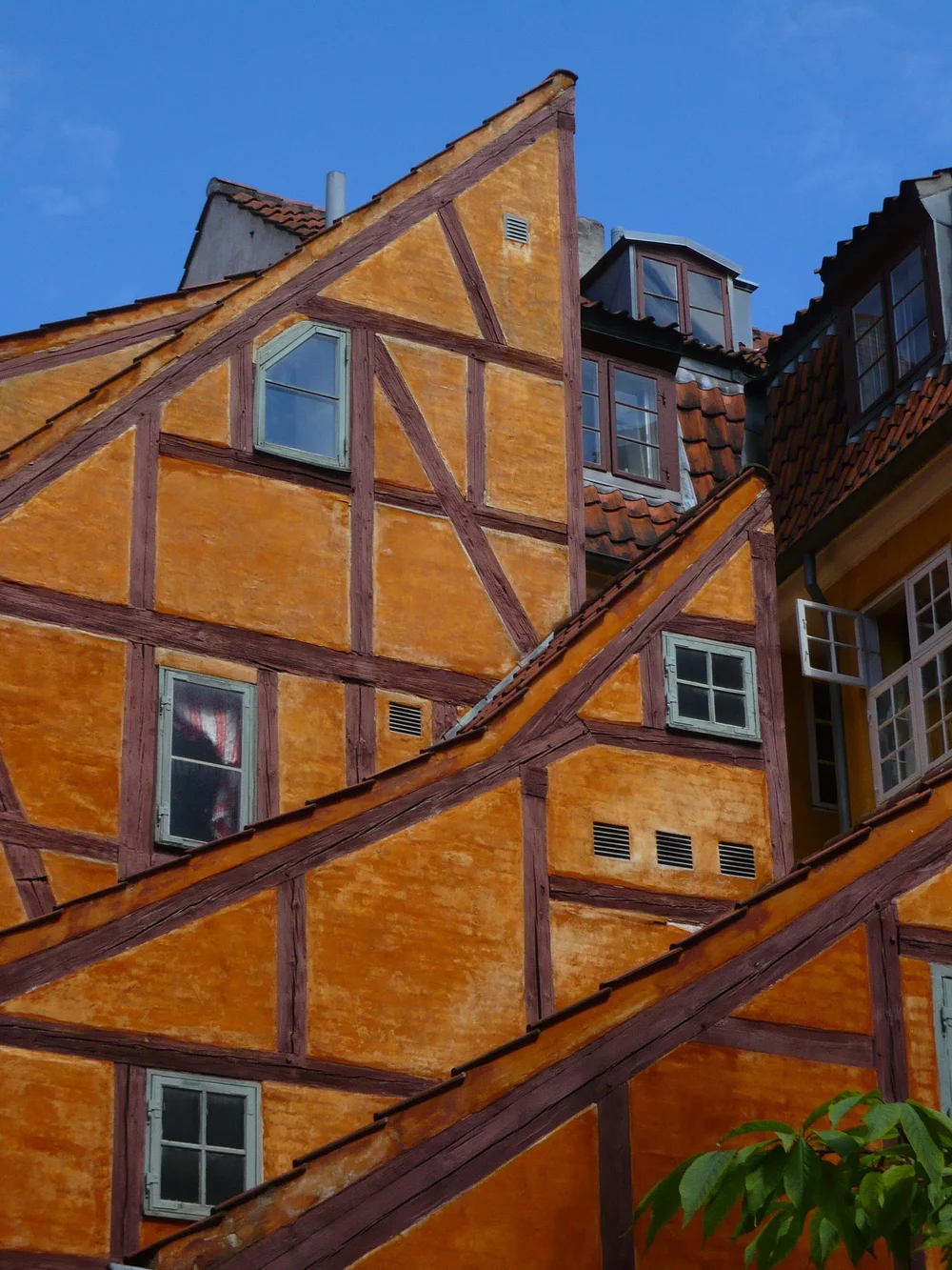 traditional colours for Nordic buildings — danish architecture and ...