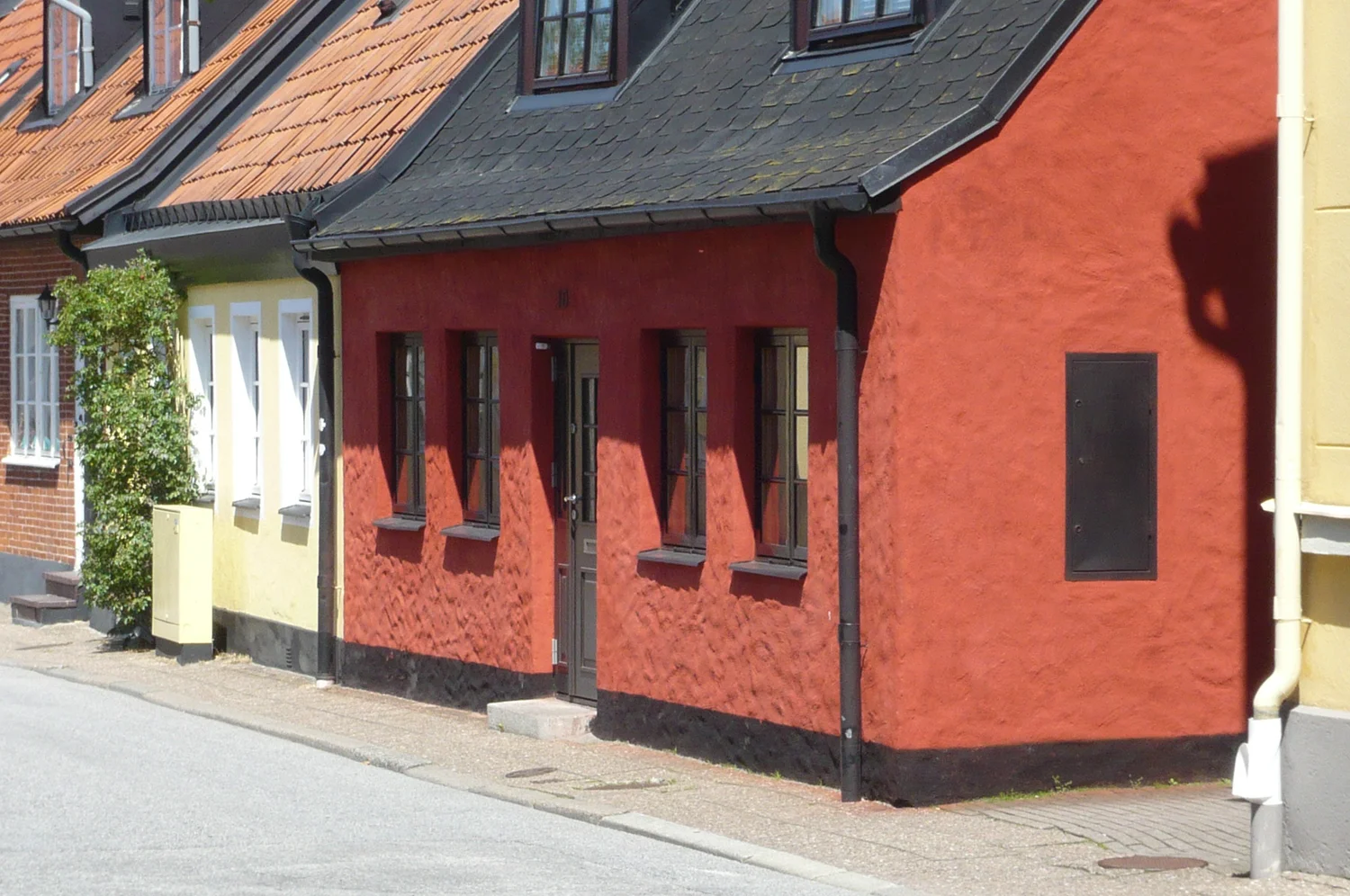 traditional colours for Nordic buildings — danish architecture and ...