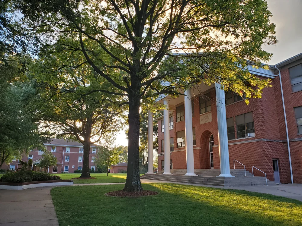 Sunnydale Adventist Academy