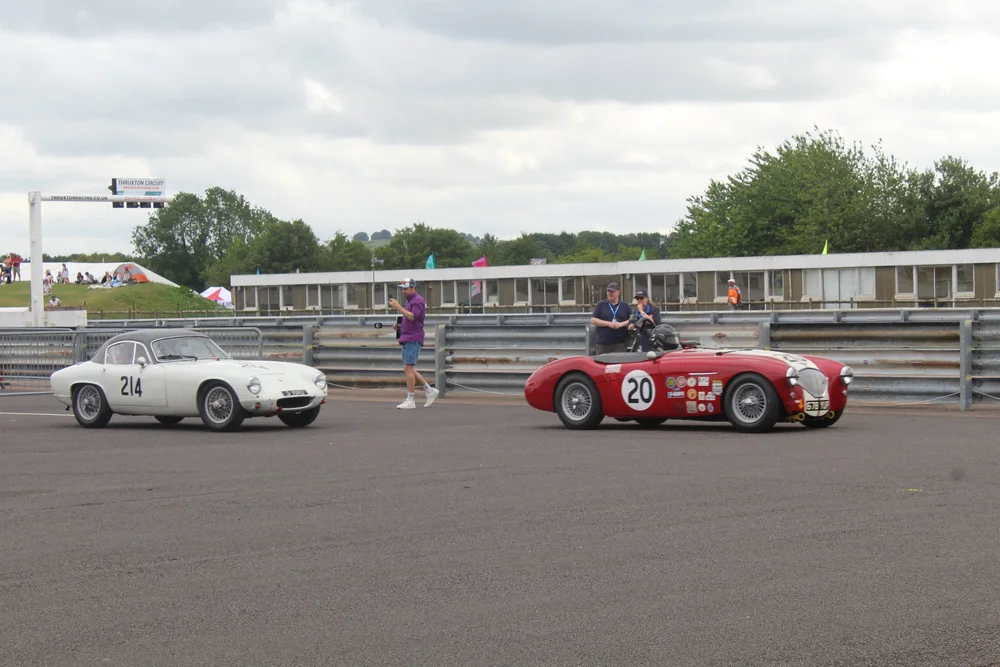 BARC Thruxton Retro 2025 — FISCAR - Keeping the Spirit of 1950s Sports ...