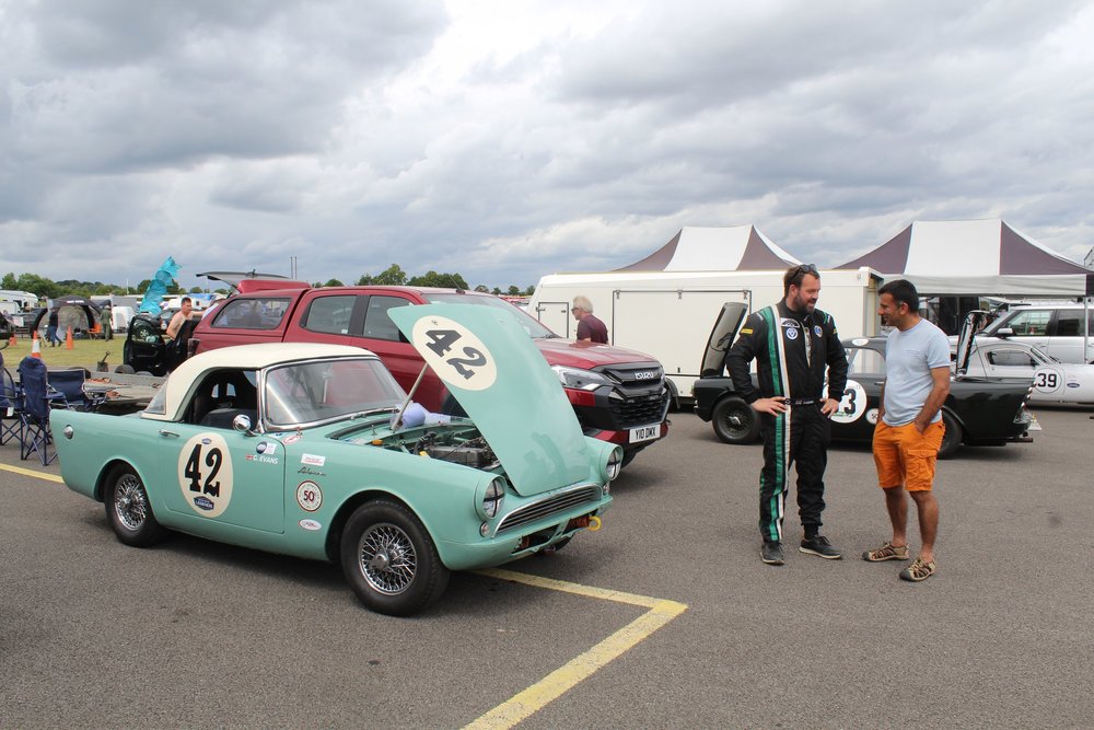 BARC Thruxton Retro 2025 — FISCAR - Keeping the Spirit of 1950s Sports ...