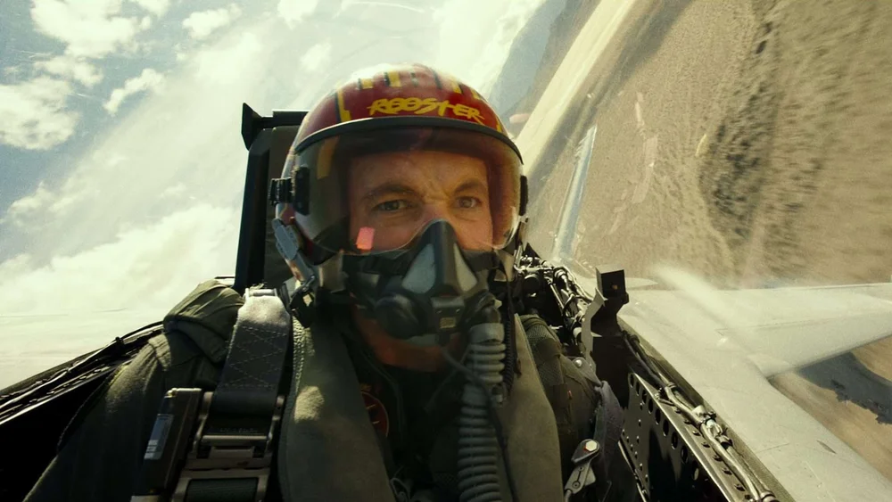 Miles Teller Talks About the Scene in TOP GUN: MAVERICK That Made Him ...