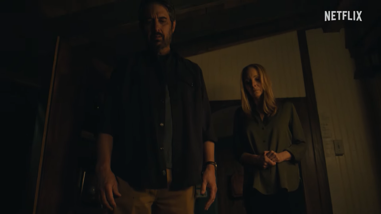 Intriguing Trailer For Ray Romano & Lisa Kudrow's Comedy/Mystery Series ...