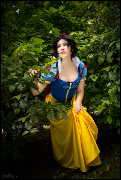 Snow White - Best of Cosplay Collection — GeekTyrant