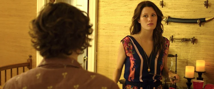 Red-Band Trailer for +1, a Twilight Zone Style College Party — GeekTyrant