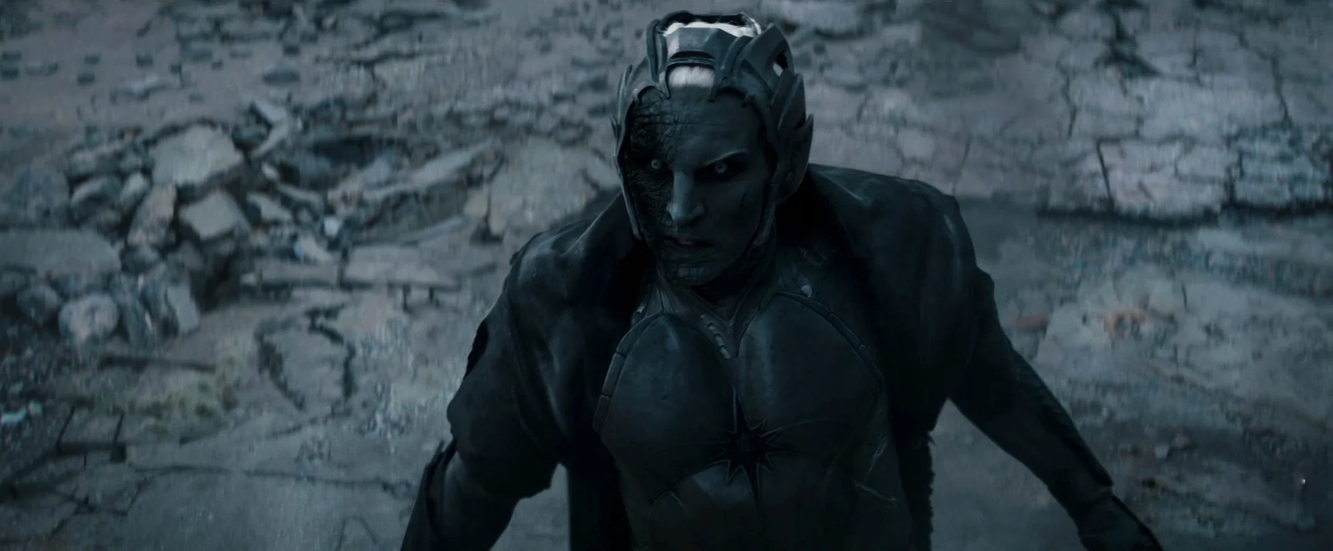 Thor Battles Between Realms in THOR: THE DARK WORLD Clip — GeekTyrant