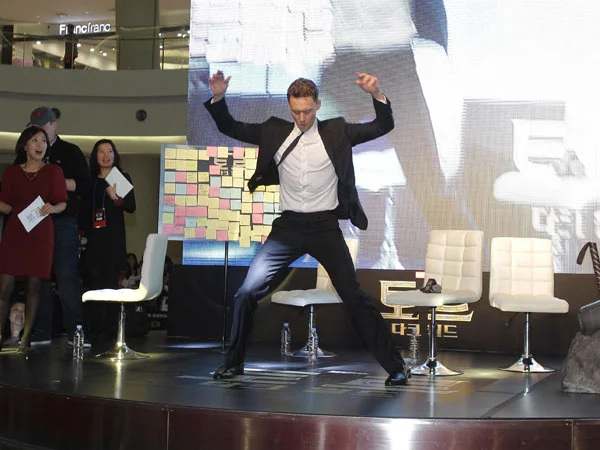 Tom Hiddleston and Benedict Cumberbatch Dance-Off Video — GeekTyrant