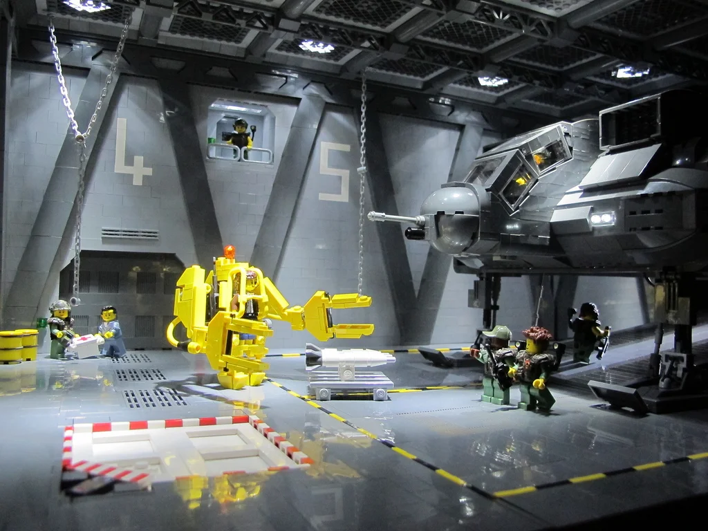 Amazing ALIENS Scenes Recreated in LEGO — GeekTyrant