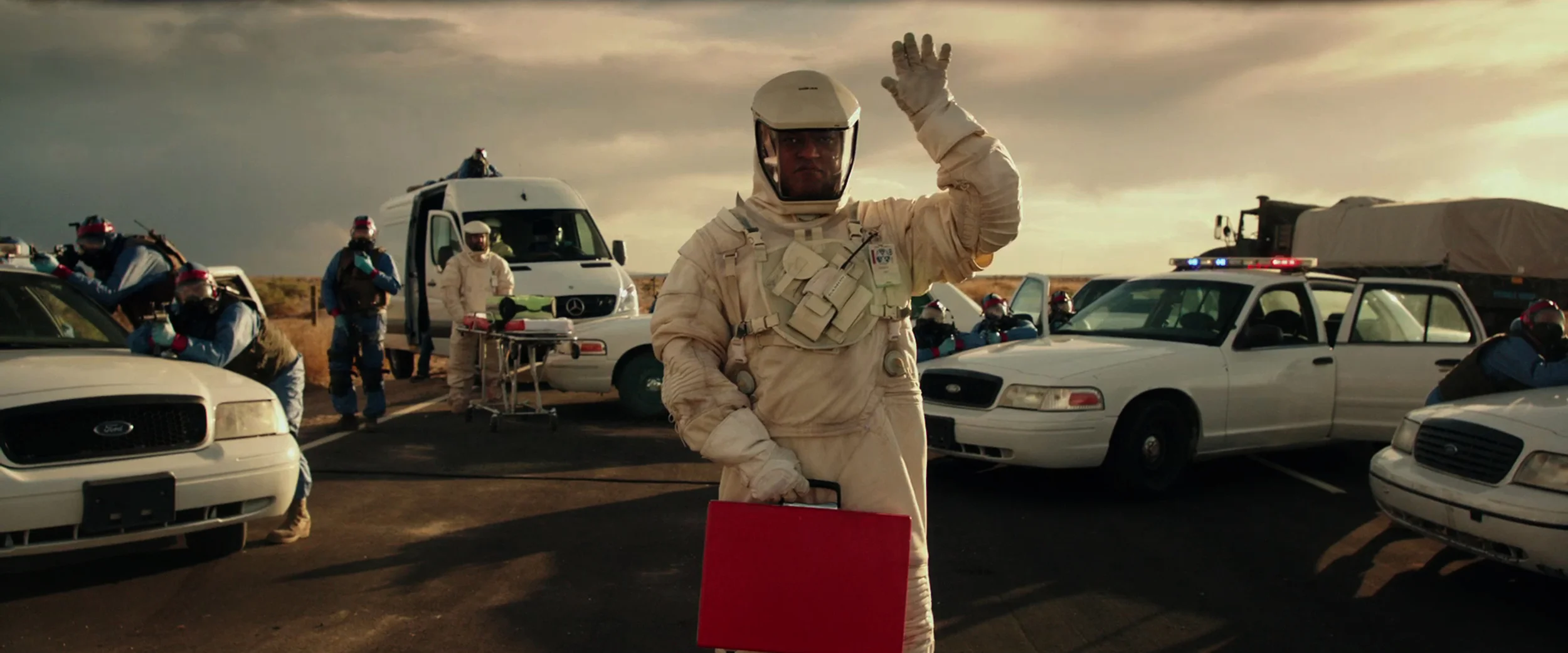 3 Clips from the Awesome Sci-Fi Film THE SIGNAL — GeekTyrant