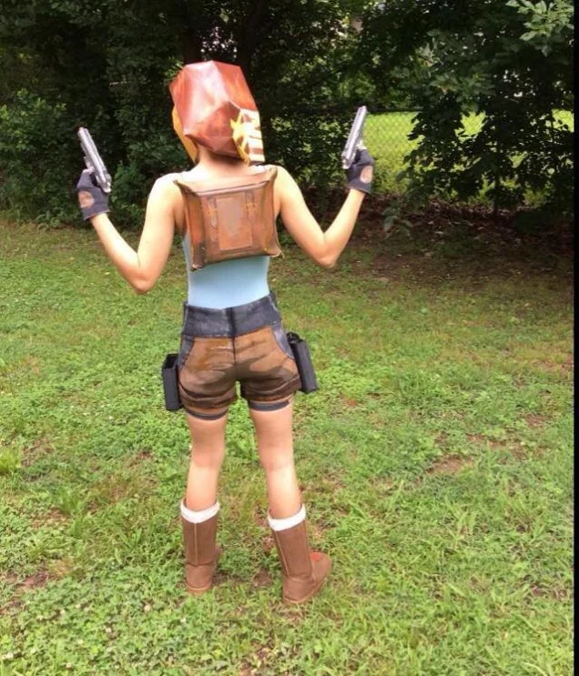 Amusing Lara Croft Cosplay from First TOMB RAIDER Game — GeekTyrant