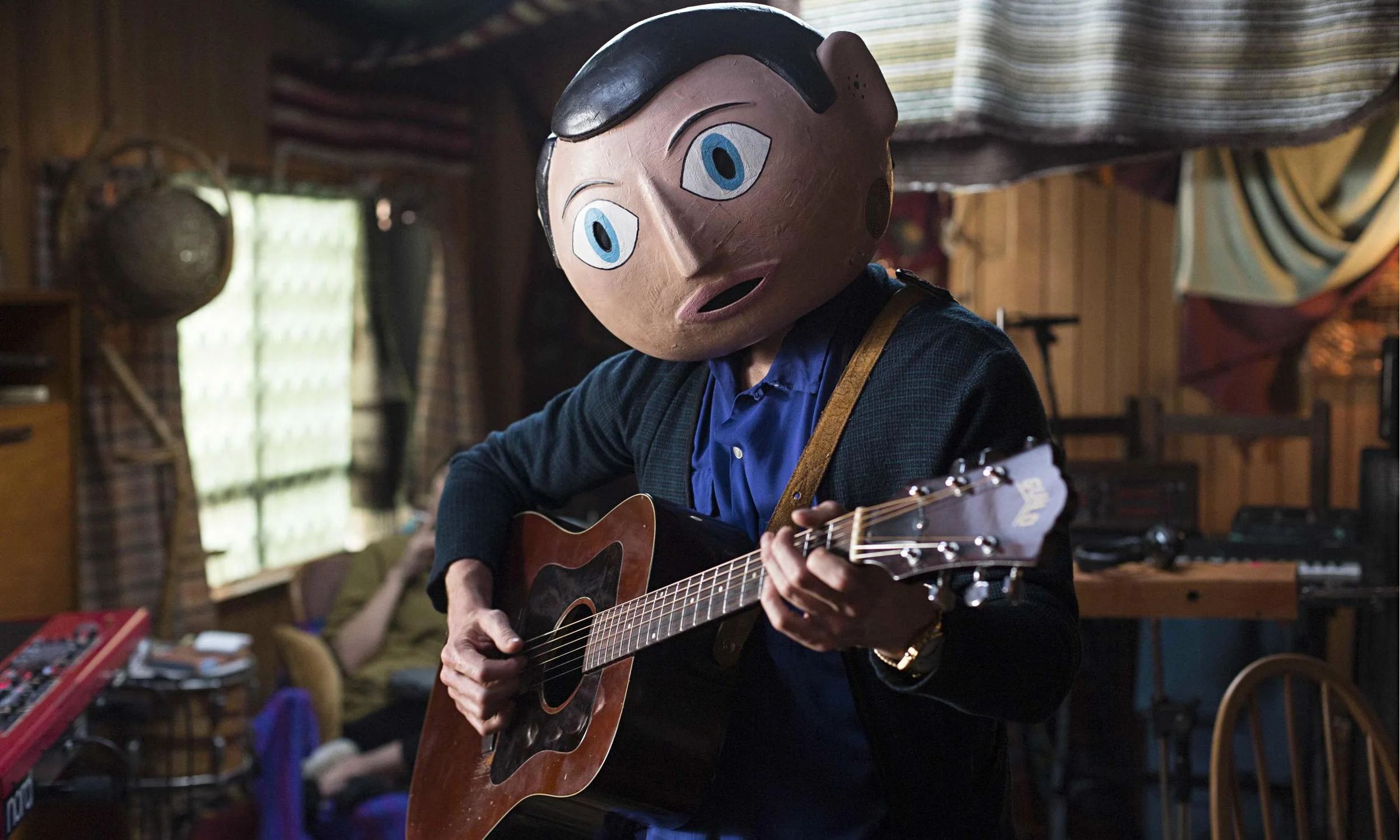 Trailer for Michael Fassbender's Big Headed FRANK — GeekTyrant